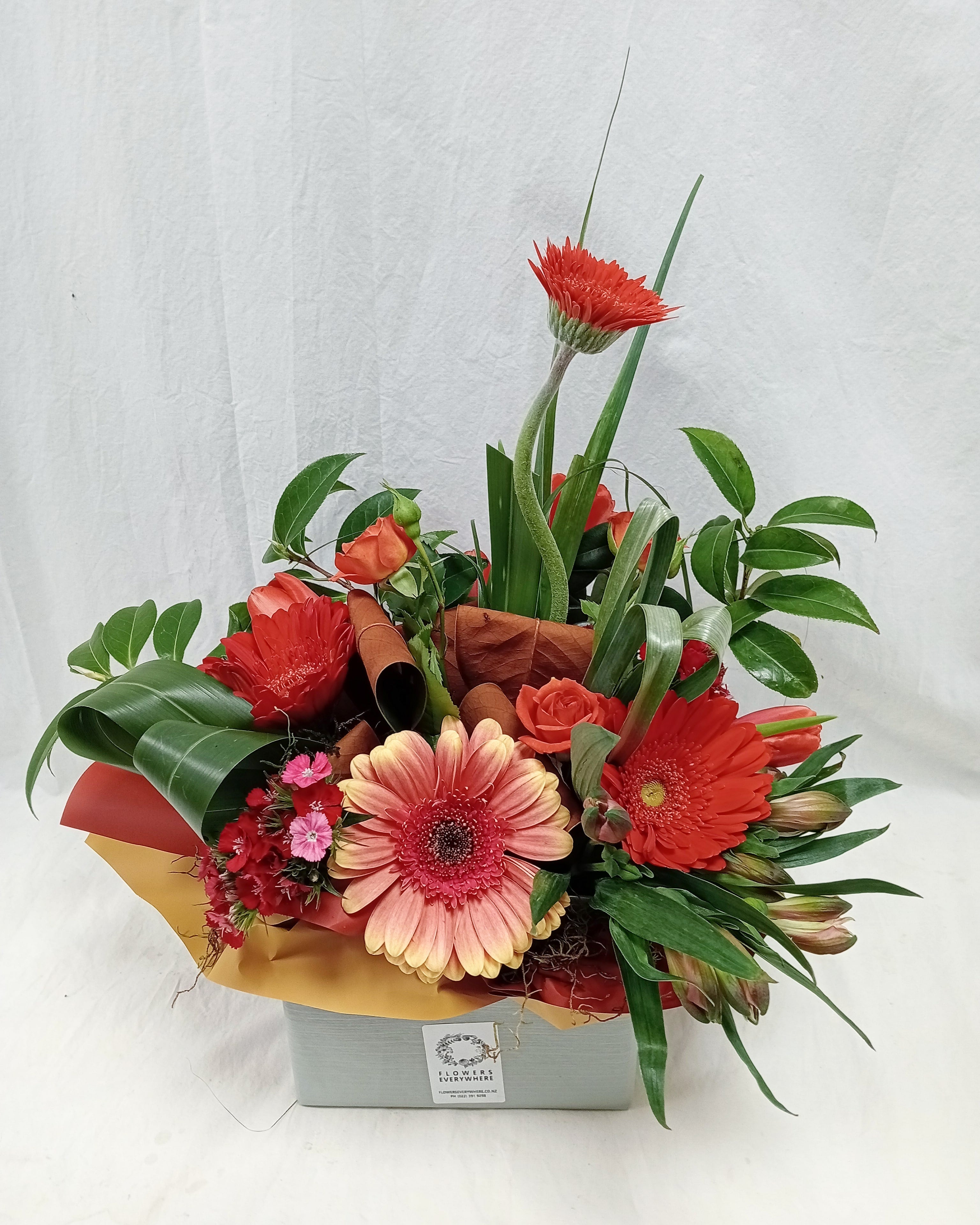 Small Posy Box – FlowersEverywhereNZ